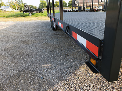 F.M. Manufacturing, Inc. | Laxi-Taxi Flatbed™