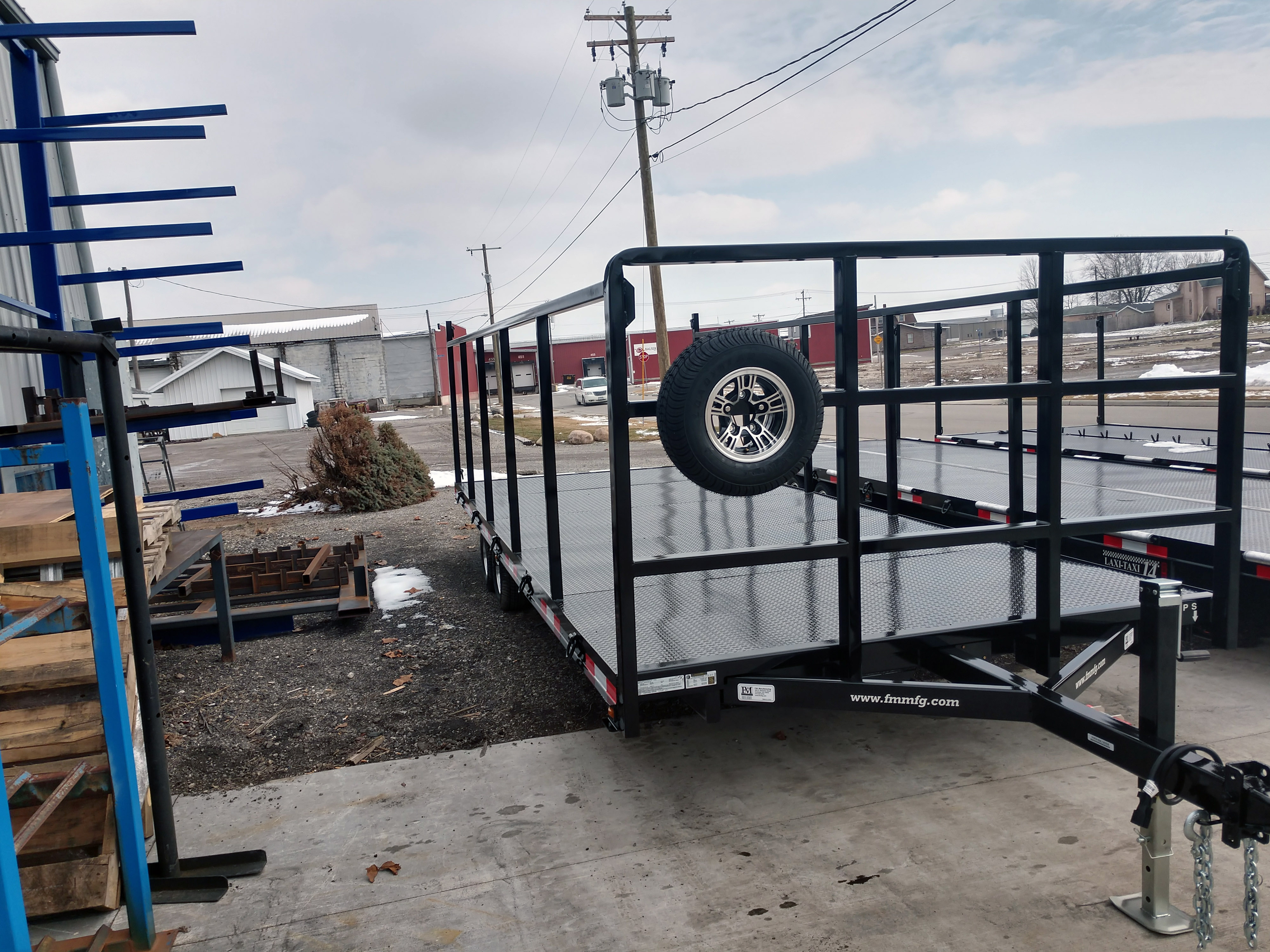 F.M. Manufacturing, Inc. | Laxi-Taxi Flatbed™